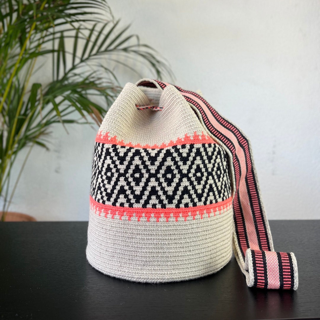 Large WAYUU Bag W/ Braided Handles, WAYUU Mochila Bag, Wayuu Purse ...