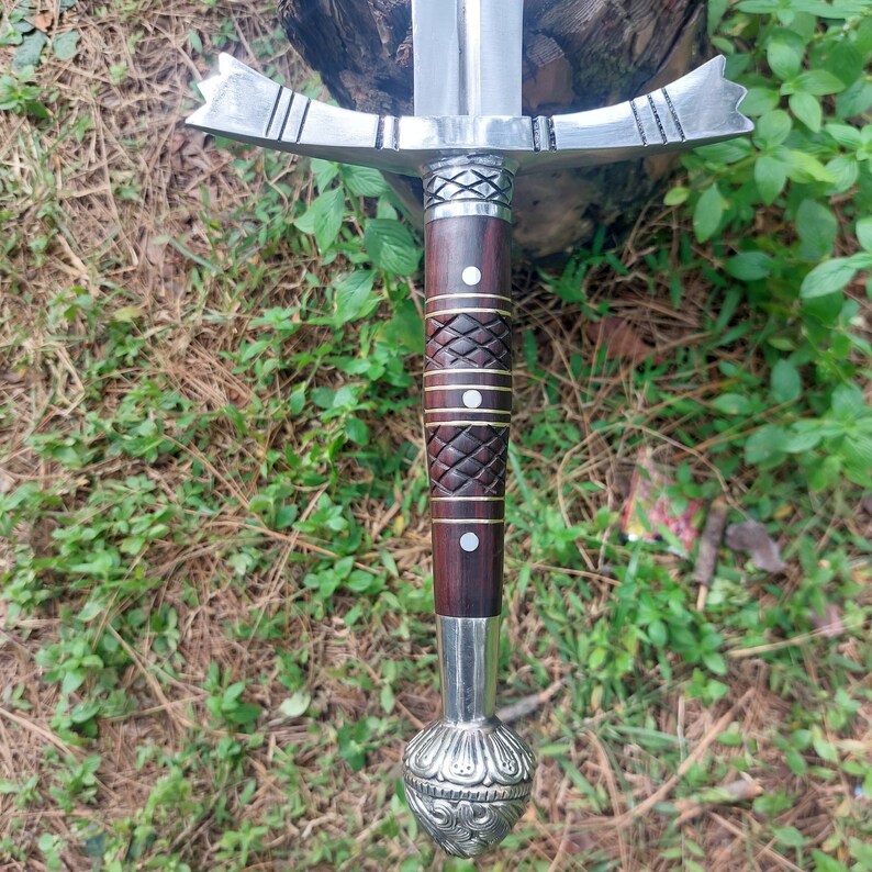 29 Inch Viking Sword With Carved Pommel Full Tang Using Sword Kukri ...