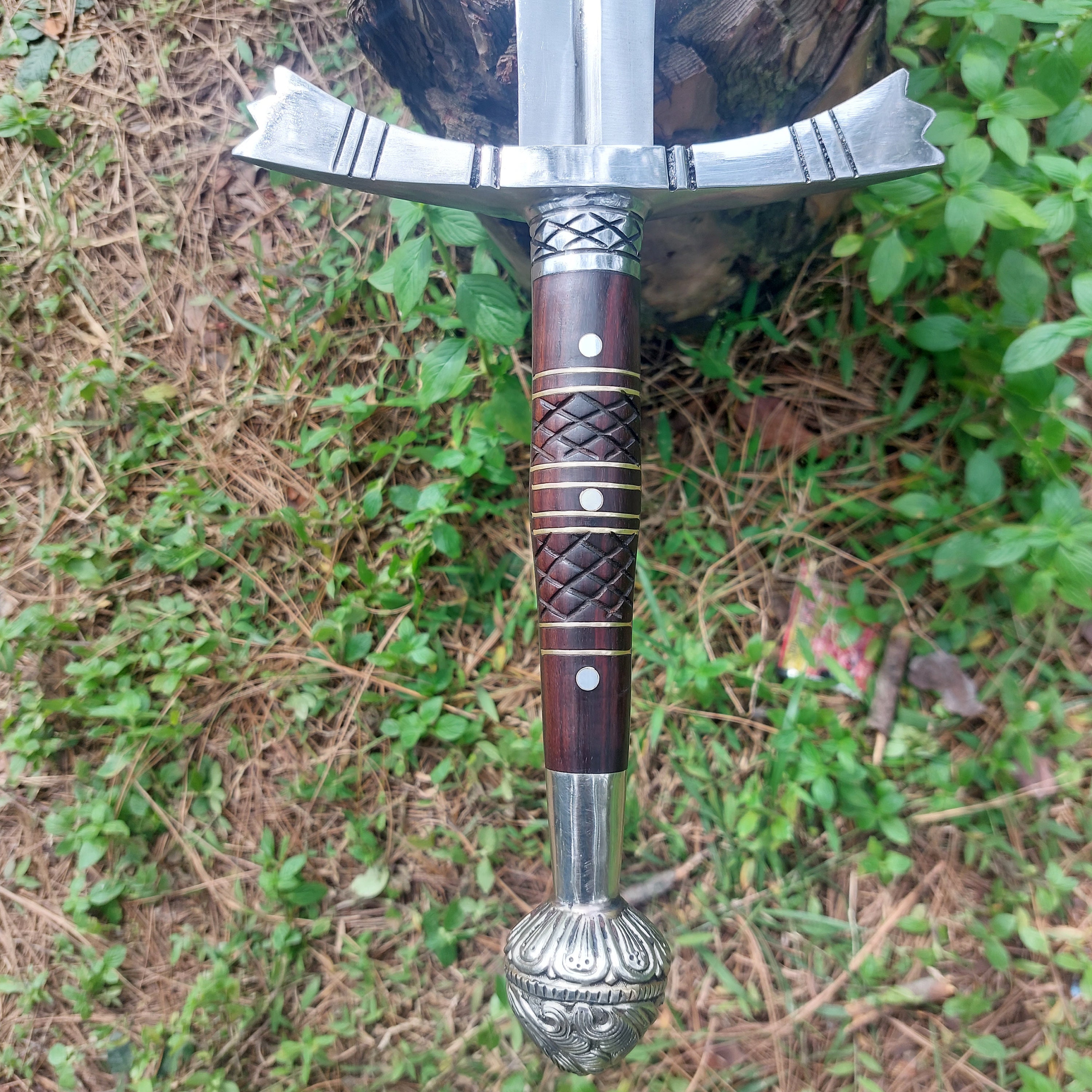 29 Inch Viking Sword With Carved Pommel Full Tang Using Sword Kukri ...