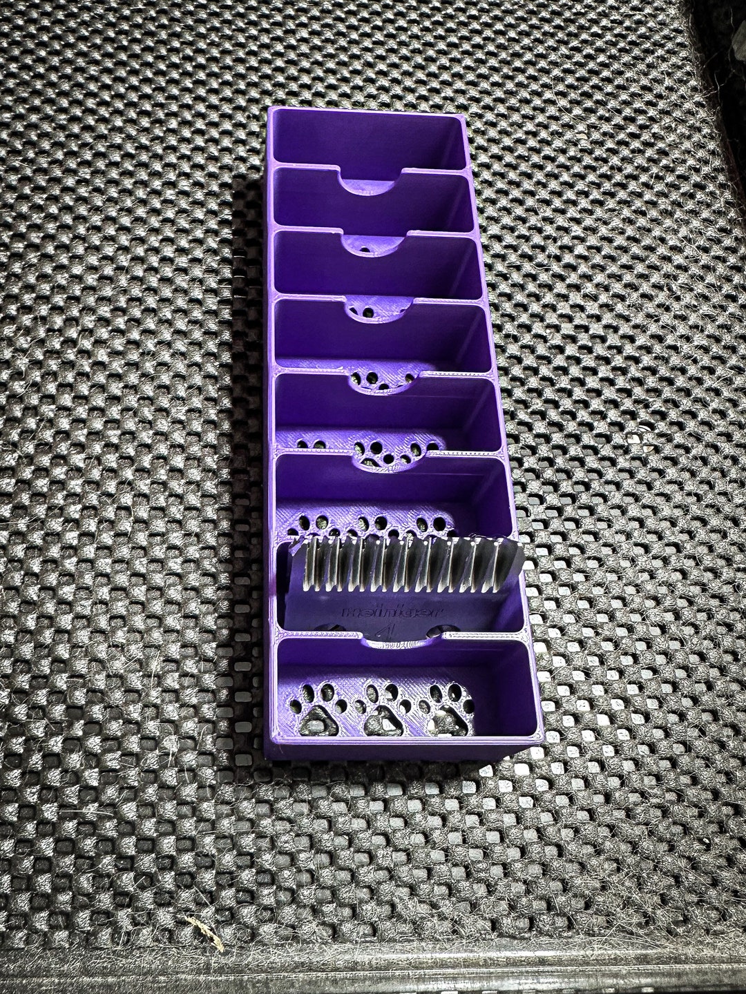 The Beagle (vertical) - Dog Grooming Standard Size Clipper Blade Holder ...
