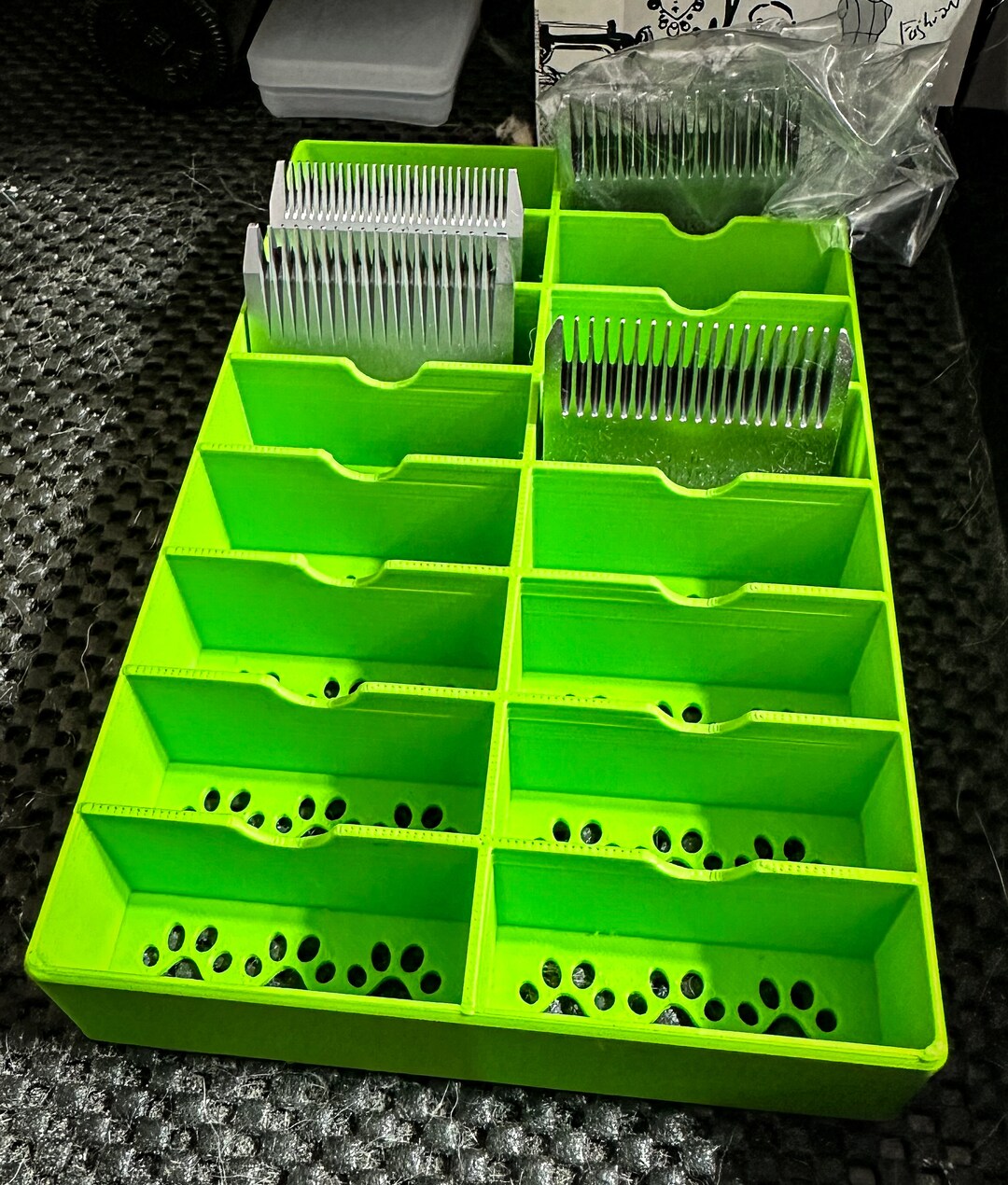 The Corgi - Dog Grooming Standard Size Clipper Blade Holder | up to 16 ...