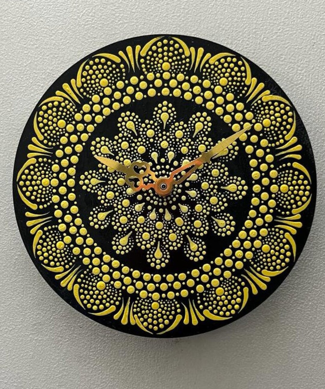 Handmade Mandala Wall Clock, Housewarming Gifts, Living Room Decor ...