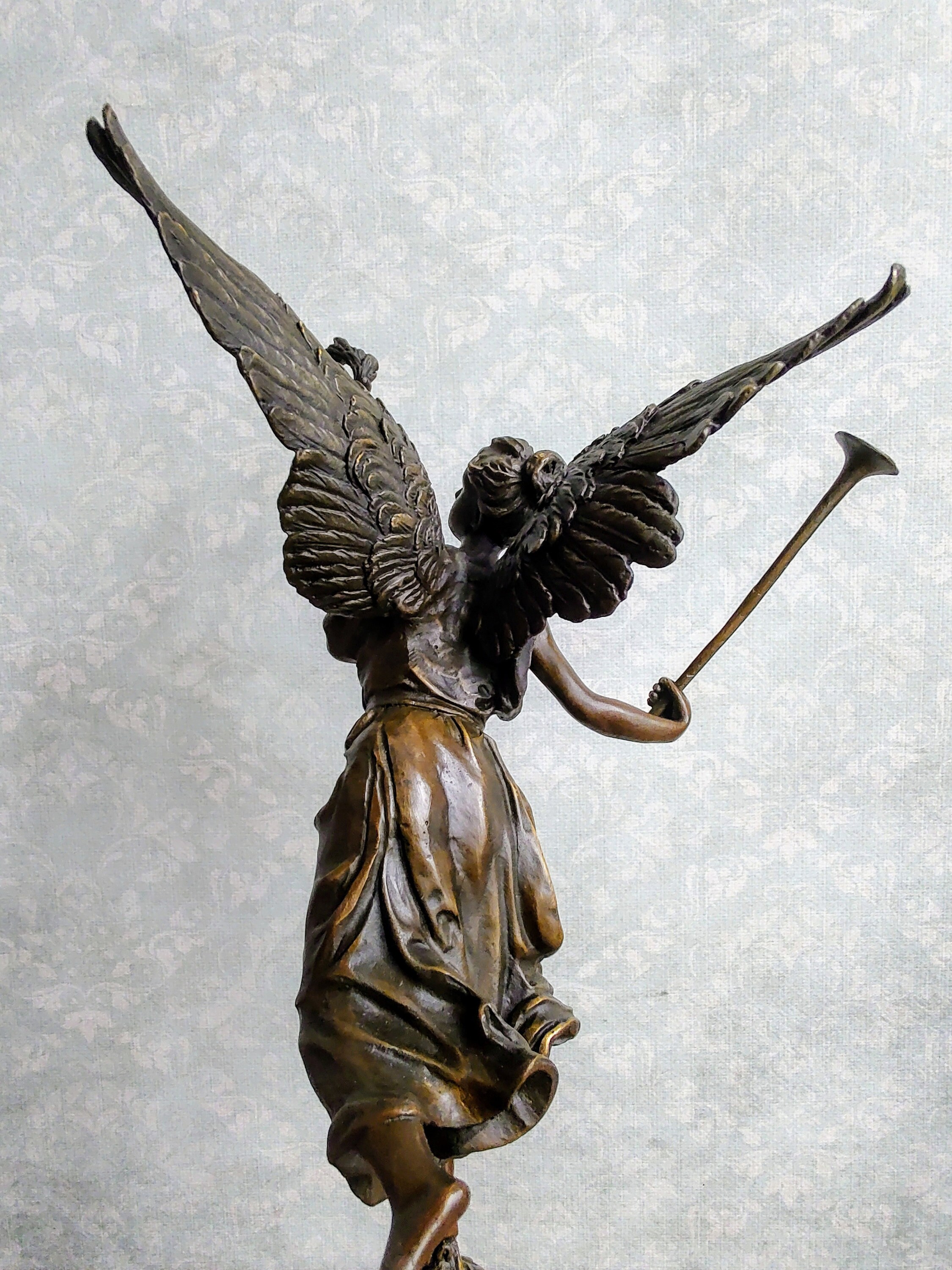Bronze Sculpture of an Angel With Horn and Wreath Classic Home Decor ...