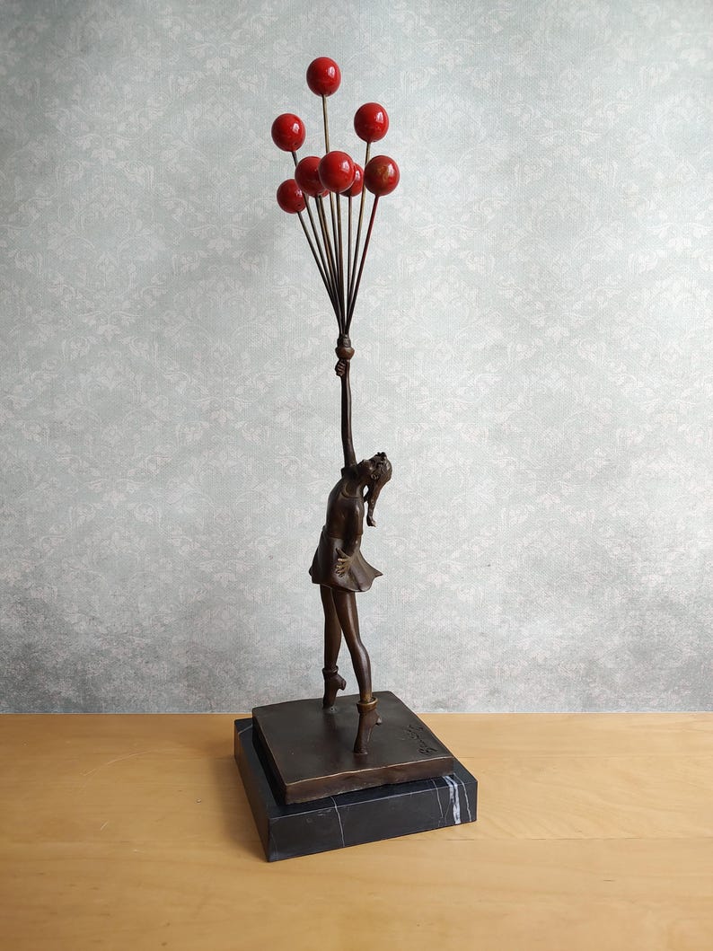 Bronze Mädchen mit Luftballons Skulptur - Moderne Kunst Statue auf ...