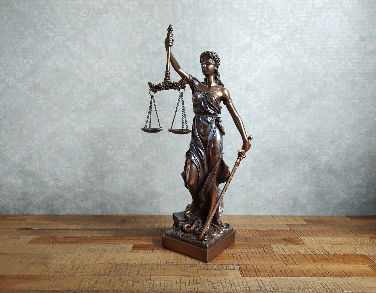 Lady Justice Sculpture Figurine Artistic Statue Ideal Gift for Lawyers ...