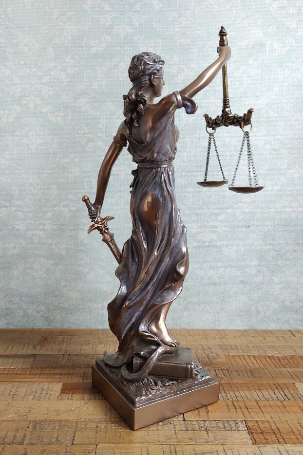 Lady Justice Sculpture Figurine Artistic Statue Ideal Gift for Lawyers ...