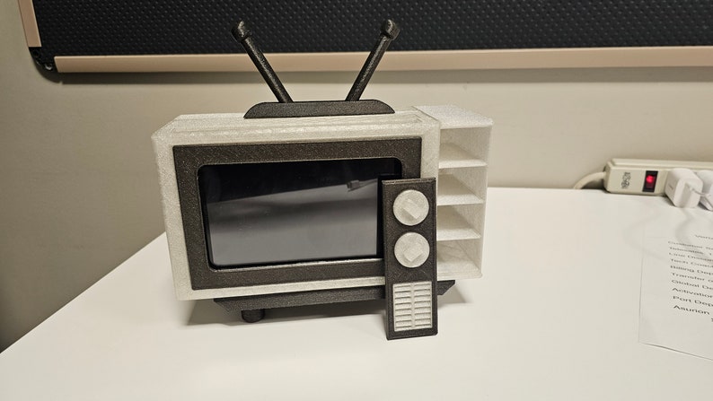 Retro Tv Nintendo Switch Display / Switch Holder / Gaming Accessory ...