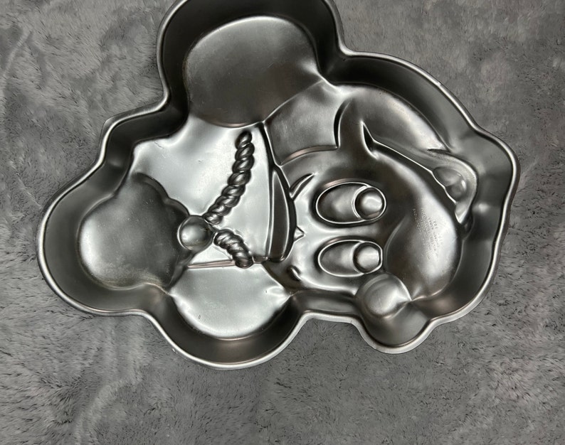 Aluminum Cake Pans, Vintage Aluminum Cake Pan Collection, Garfield ...