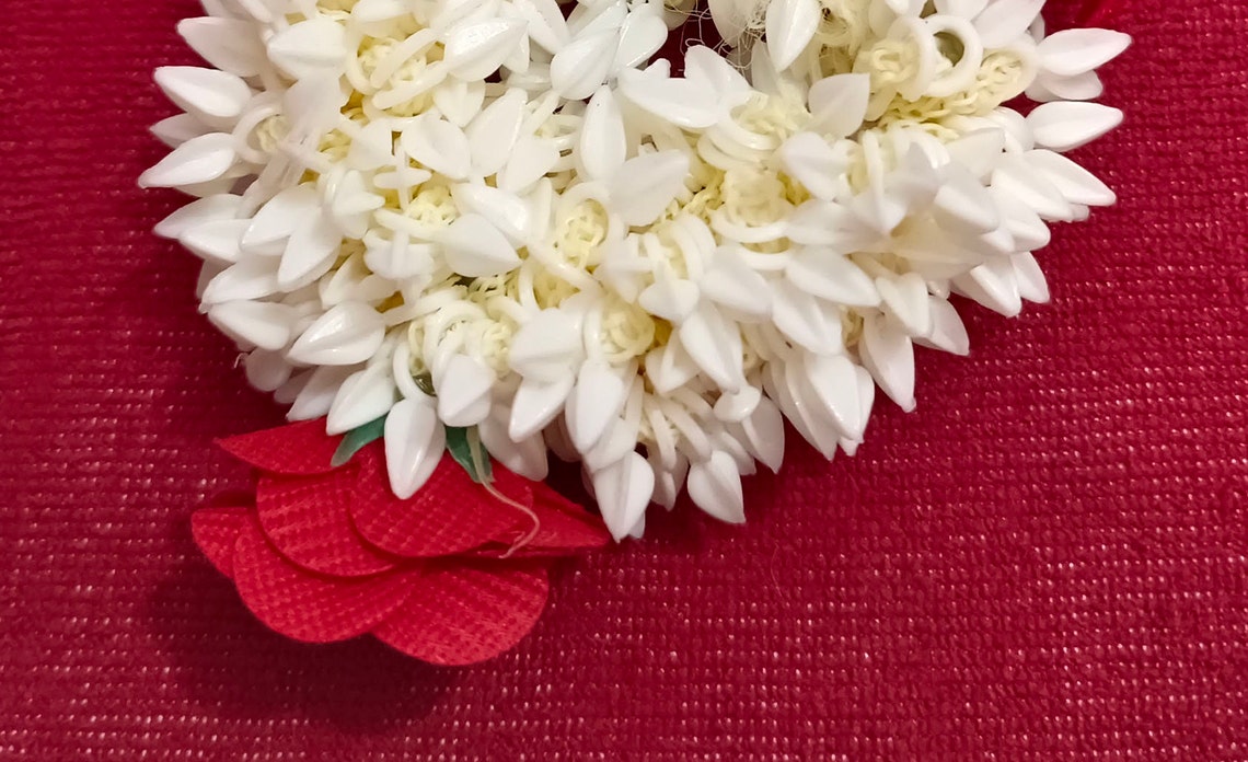 White Gajras Floral Jewelry Haldi/ Mayoon Jewelry / Indian Floral ...