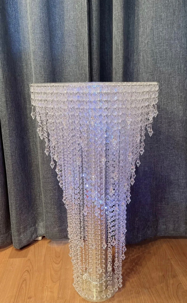ROUND Cake Table Crystal Cake Stand - Etsy