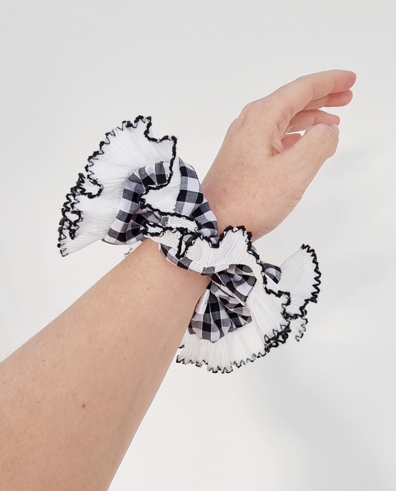 Large Black Gingham Frill Scrunchie With White Ruffle Lace Trim - XL ...