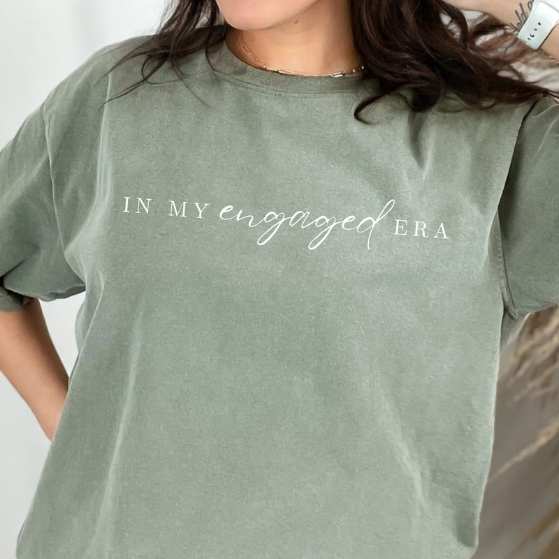 Just Engaged Gifts - 60+ Gift Ideas for 2025