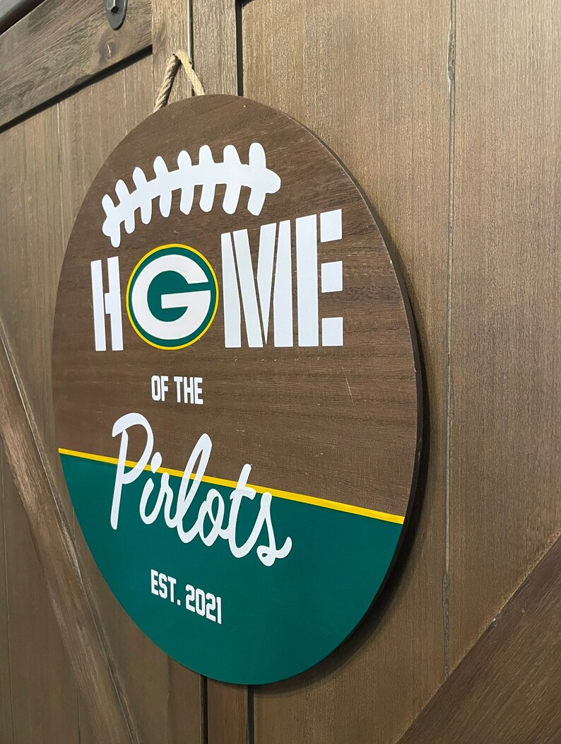 CUSTOMIZED Family Name Football Wreath/ Green Bay Packers Sign/ Wall ...