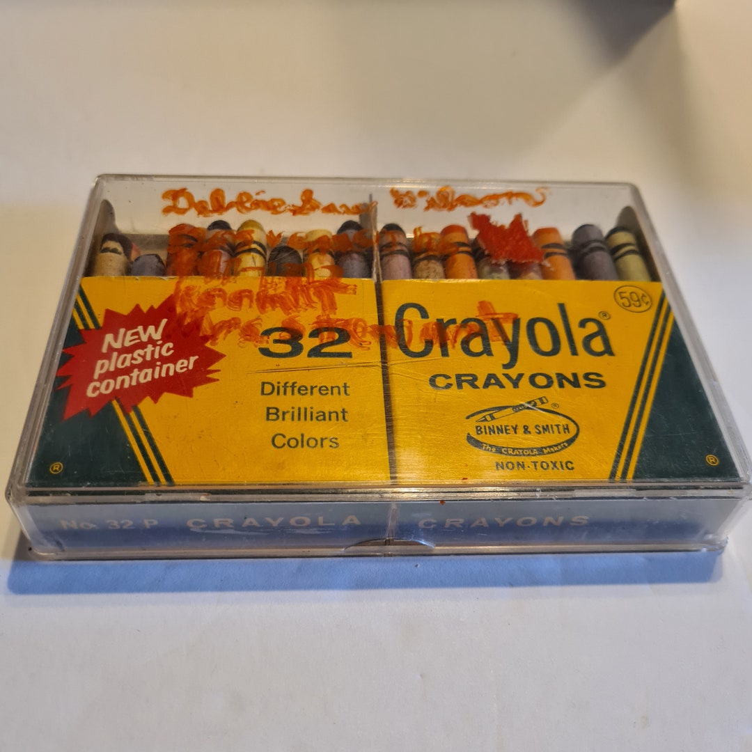 Crayola Crayons 32 Vintage in Plastic Container - Etsy