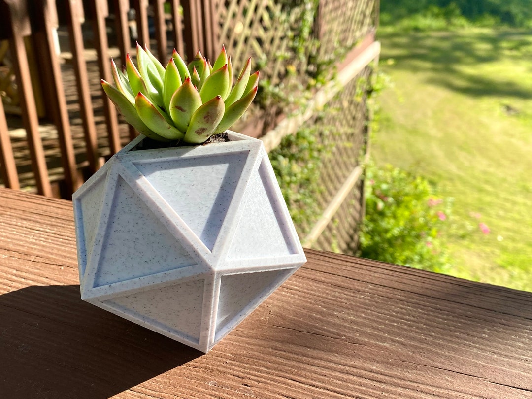 D20 Planter STL Print File With Drainage | 3D Printing | 3D Gift ...