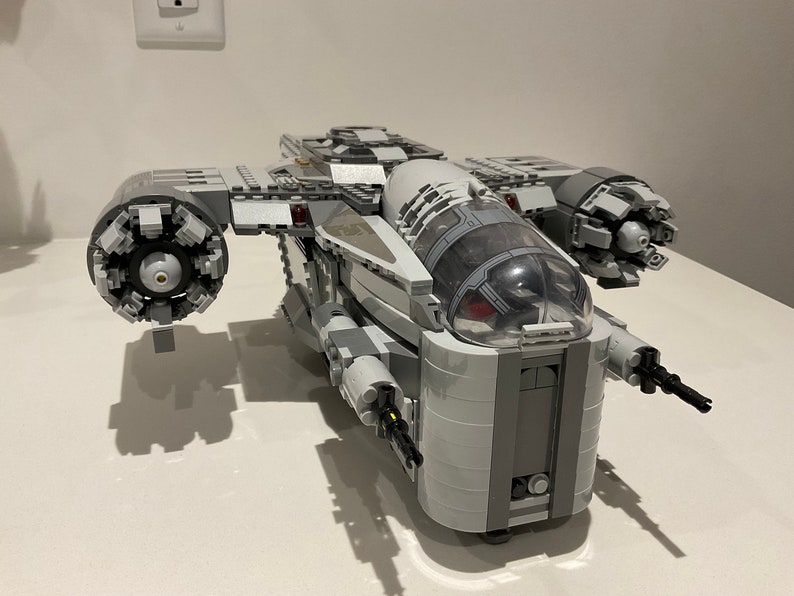Custom Bricks the Razor Crest From Star Wars 1023 Pieces and 4 ...