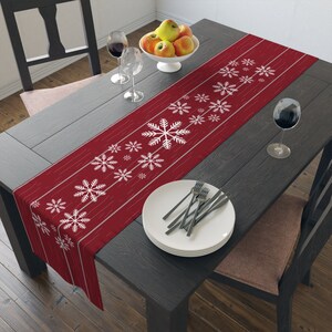 Country Christmas Table Runner - Snowflakes on Burgundy Woodgrain ...