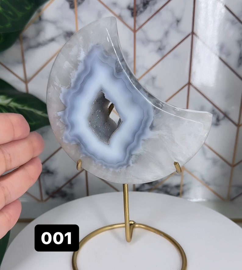 Agate Moons, Moon Carving, Brazilian Agate, Healing Crystals, Crystal ...