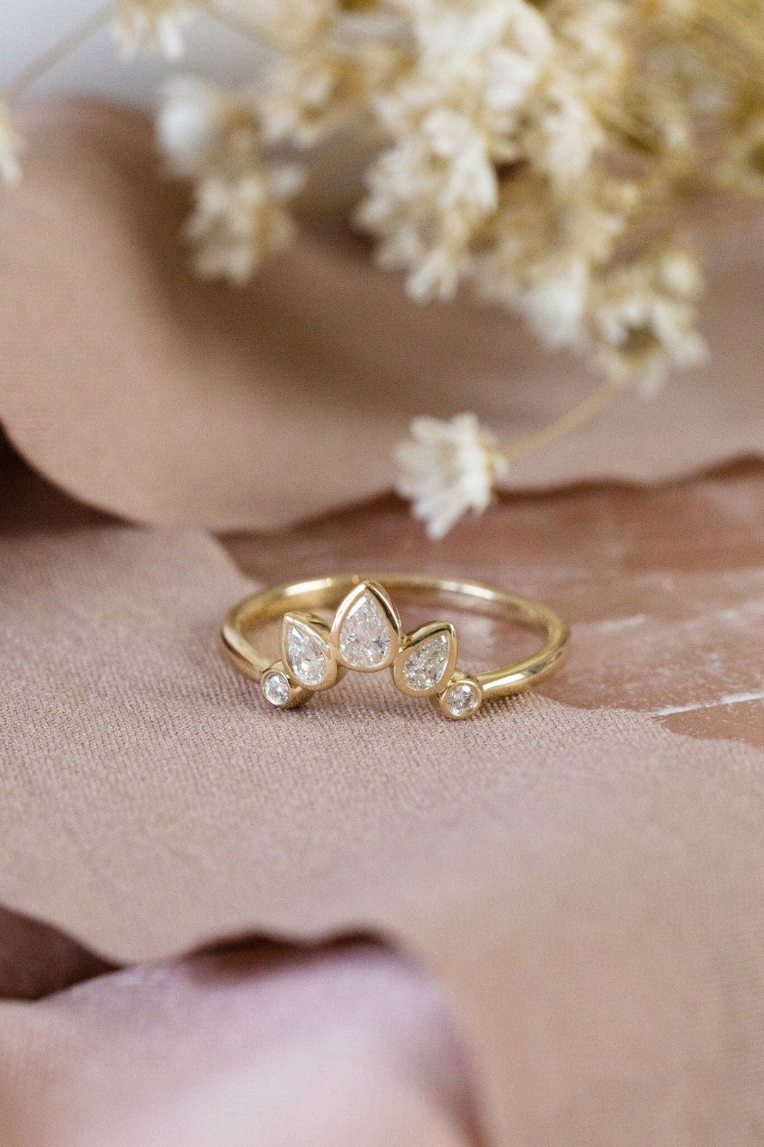 Pear Shape Outline Curved Wedding Band, Pear Cut Colorless Moissanite ...