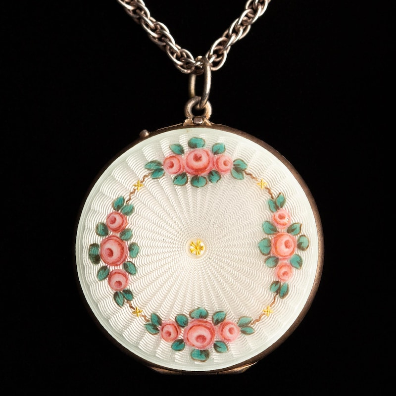 Guilloche Chain Necklace - Etsy