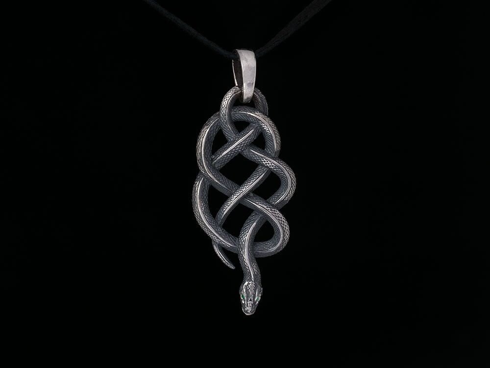 Snake Medallion Jewelry Pendant. Fight. Magic School. White Wolf ...