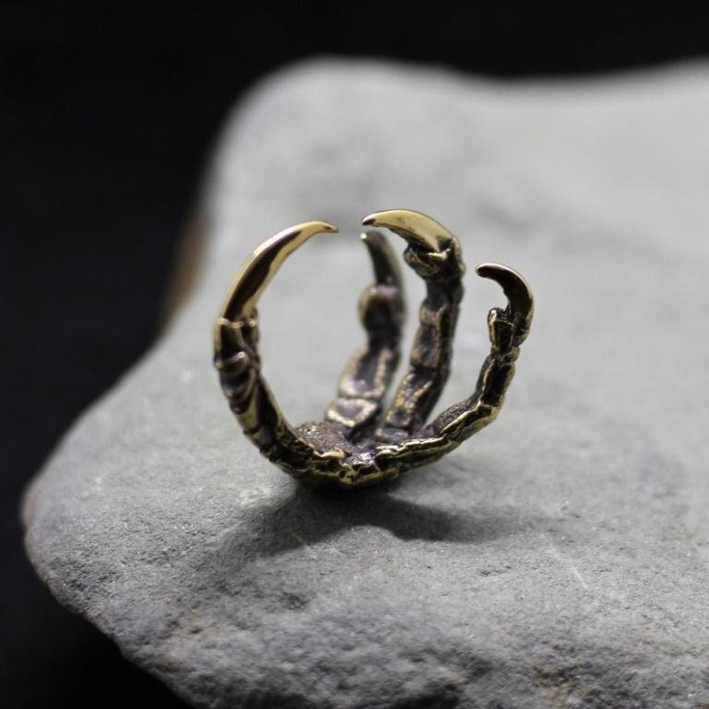 Medium "woman Size" Crow Claw Jewelry Ring. Raven Paw Magic Talisman ...