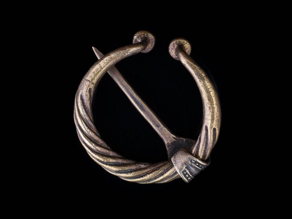 Twisted Fibula Jewelry Brooch Pin. Medieval Pin Badge Cosplay European ...