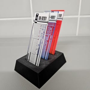 Isolinear Chip Set of 3 With Stand - Etsy