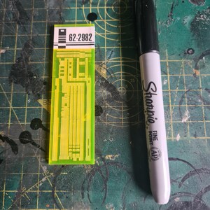 Isolinear Chip Set of 3 With Stand - Etsy