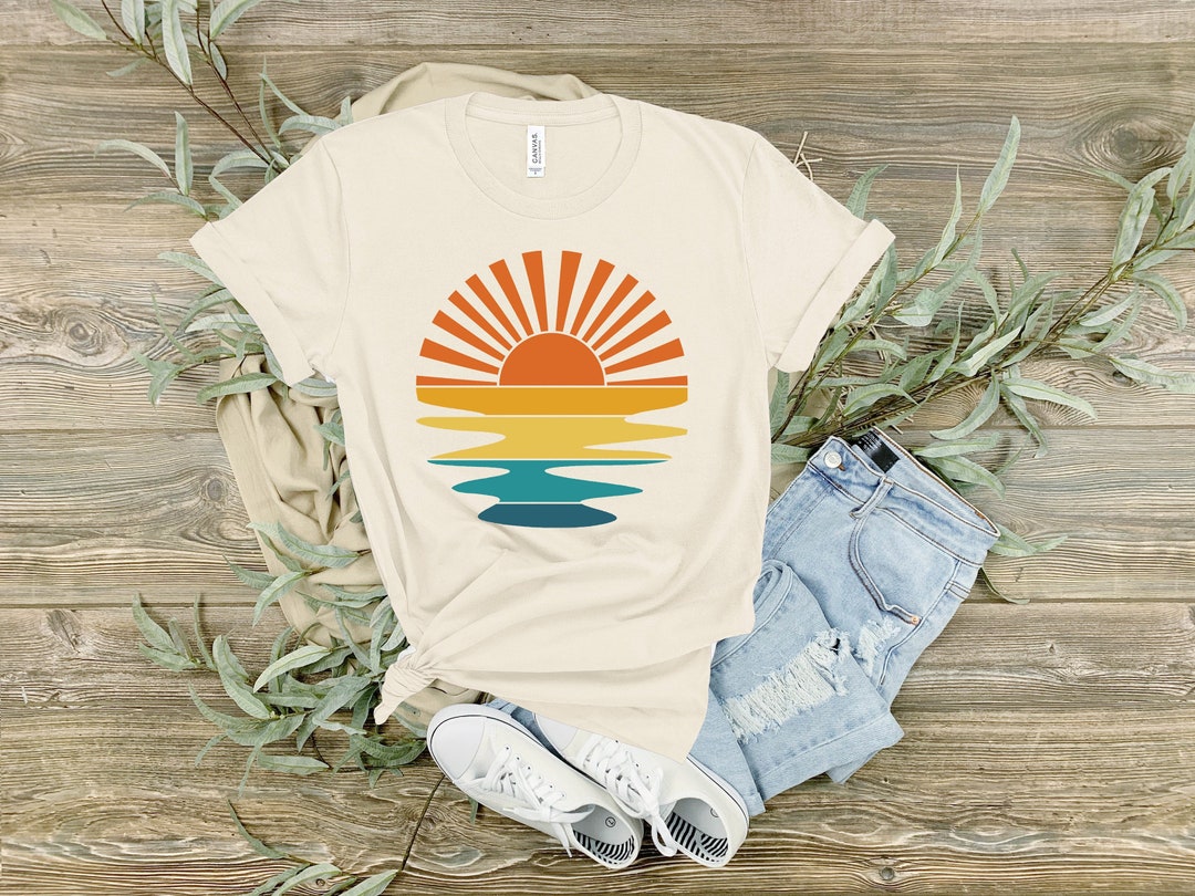 Retro Sunset Rays Wavy T-shirt Vintage Shirt Retro Sunshine Tee Sun ...