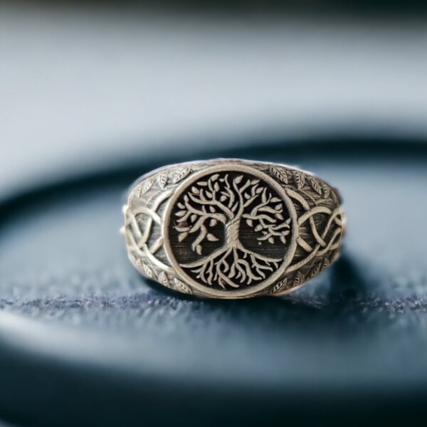 Tree Signet Ring - Etsy