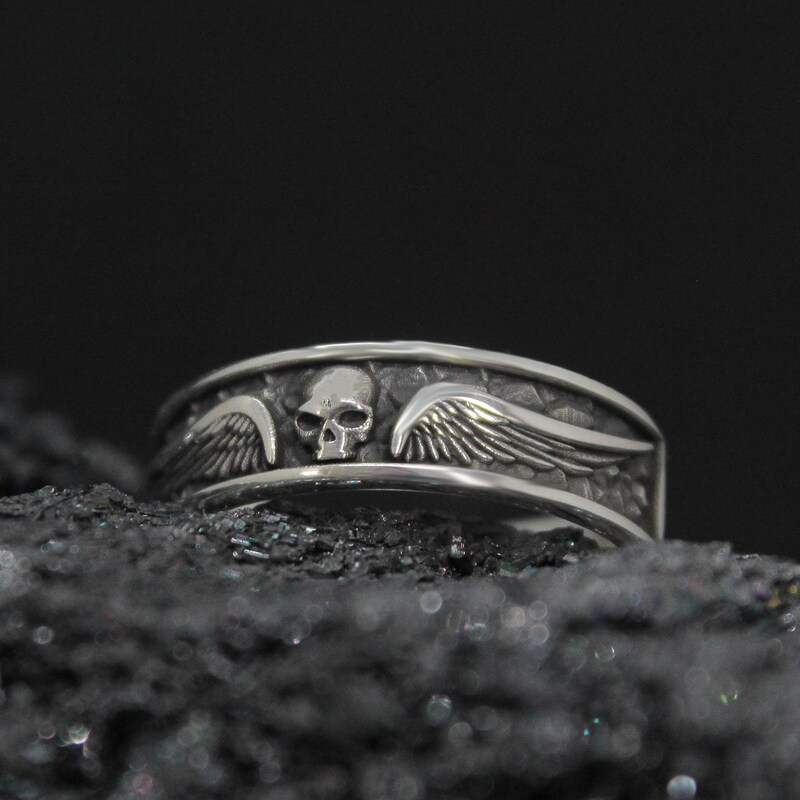 Winged Skull Ring - Etsy