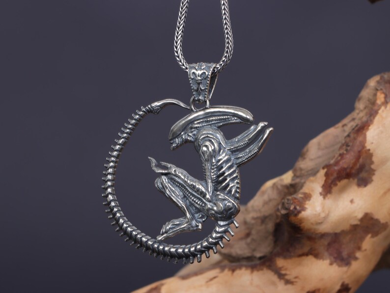 Silver Alien Necklace for Men, Sci-fi Xenomorph Necklace, Gothic Space ...