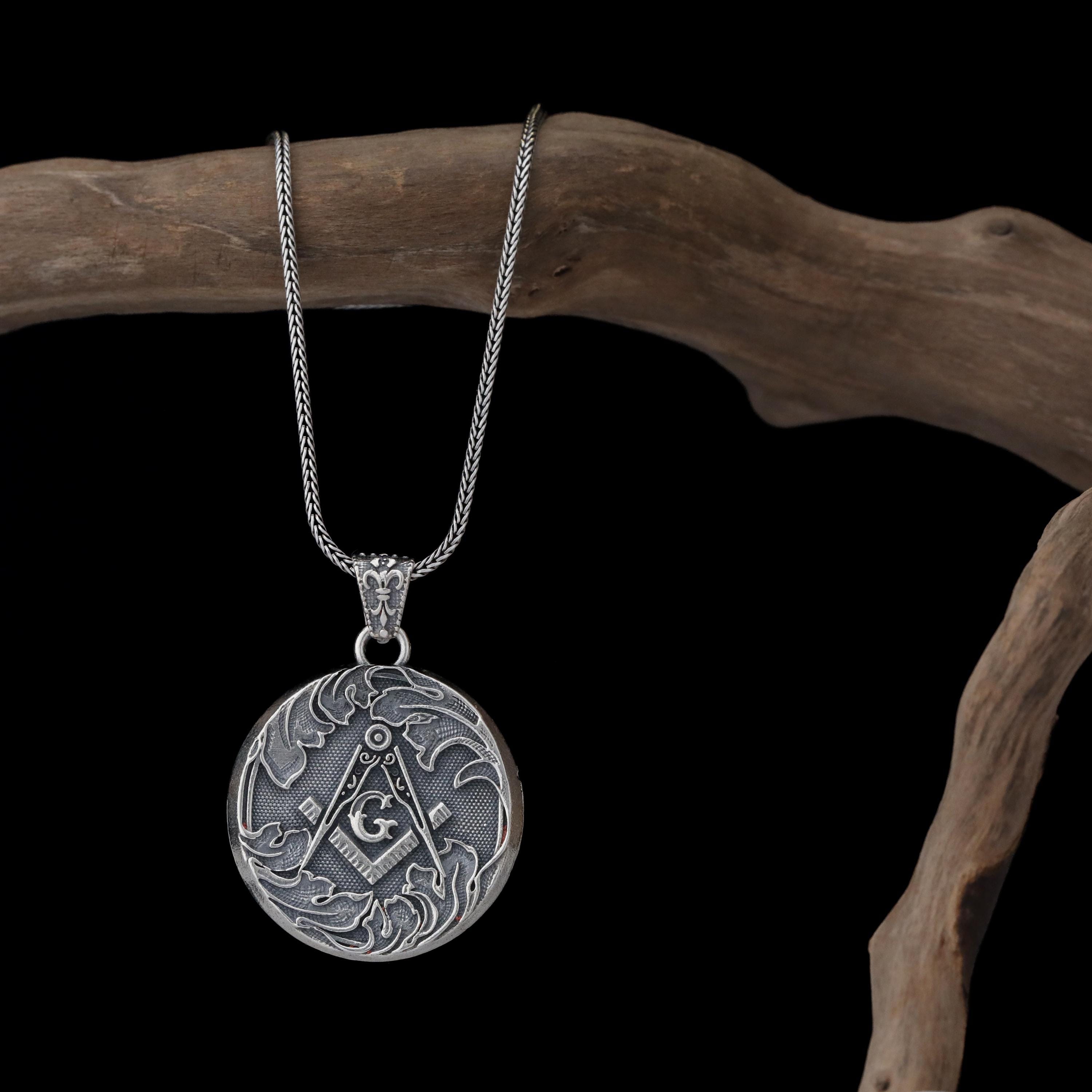 Masonic Symbol Medallion Necklace: All Seeing Eye Freemason Jewelry ...