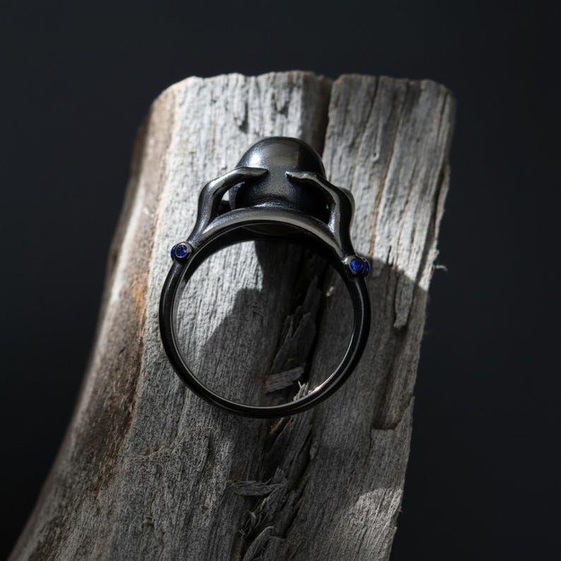 Hands Holding Skull Head Ring, Gothic Men Ring, Skull Jewelry, Punk ...