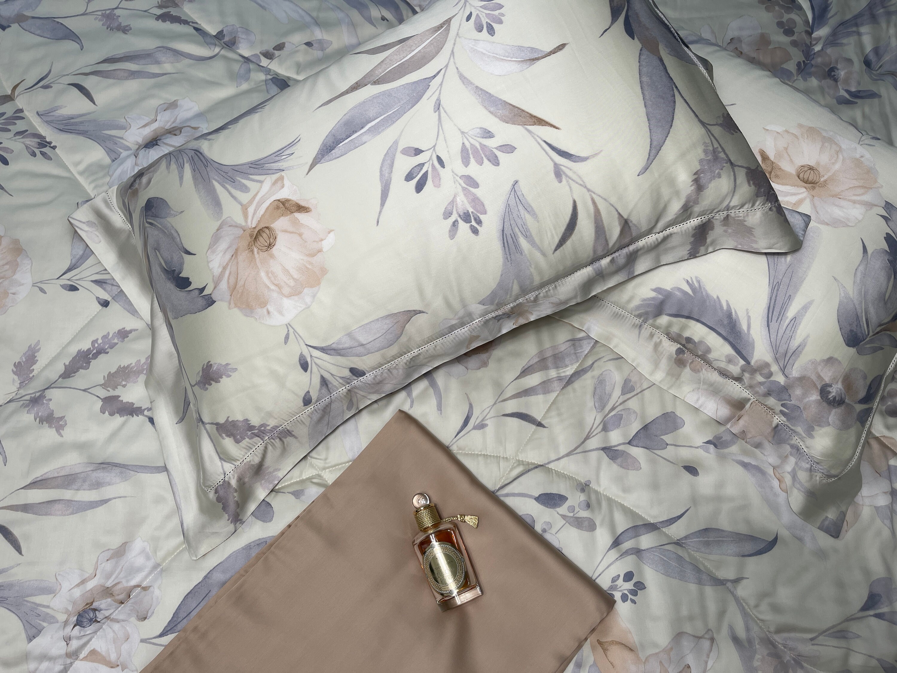 Simple Floral Botanical Bedding Set Queen Quilt Comforter Set, Tencel ...