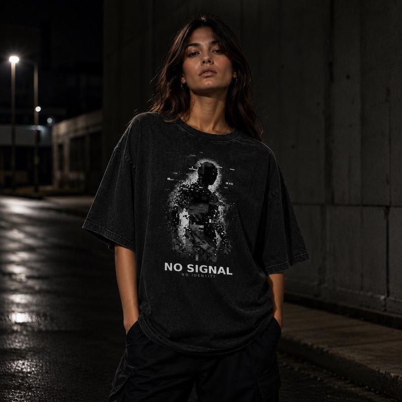 Oversized Streetwear T-shirt, NO SIGNAL Snow Washed Graphic Tee, Unisex ...