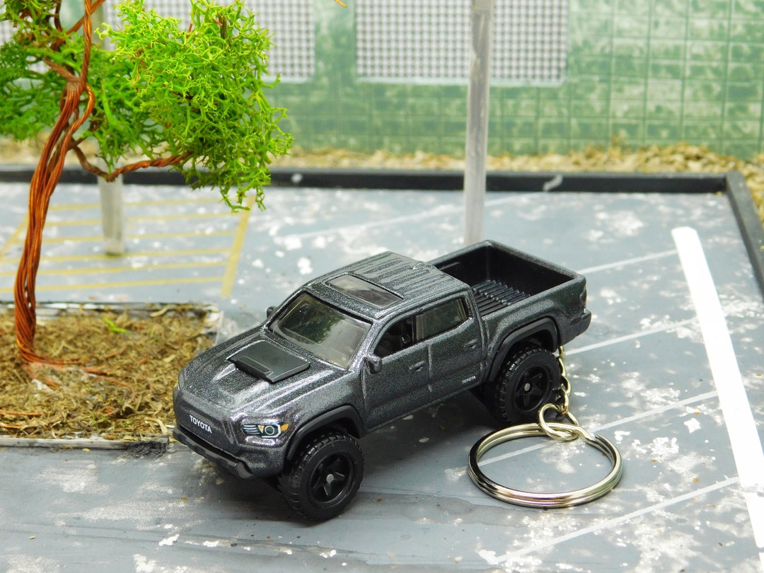 Toyota Tacoma Magnetic Gray Key Chein Key Chain Keychain , Pendant ...