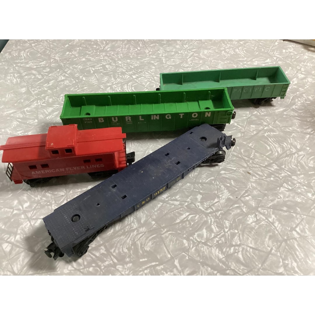 Lionel American Flyer Vintage Train Lot Caboose Flatcar Gondola ...