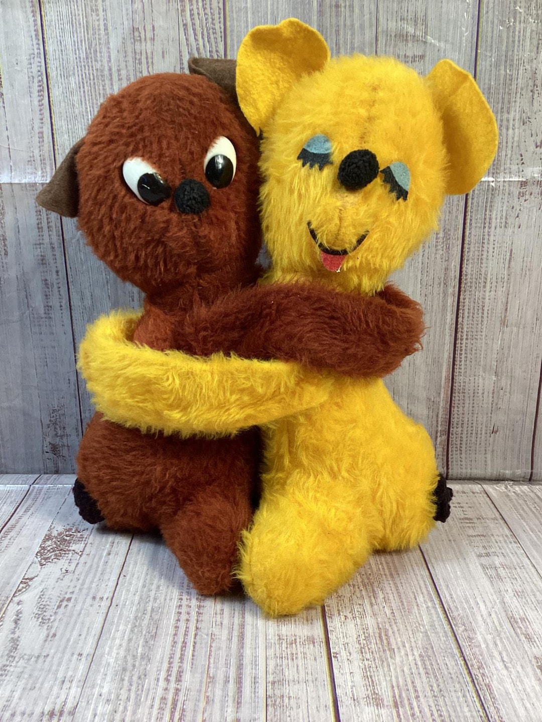 Adorable Vintage Plush Stuffed Hugging Loving Teddybears Bears Yellow ...
