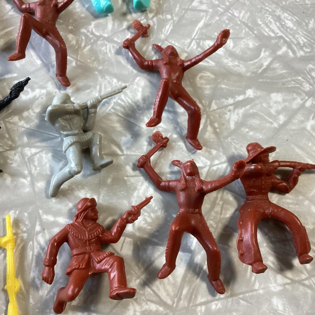 23 Pieces Vintage Plastic Cowboys Indians Western Figures Native ...