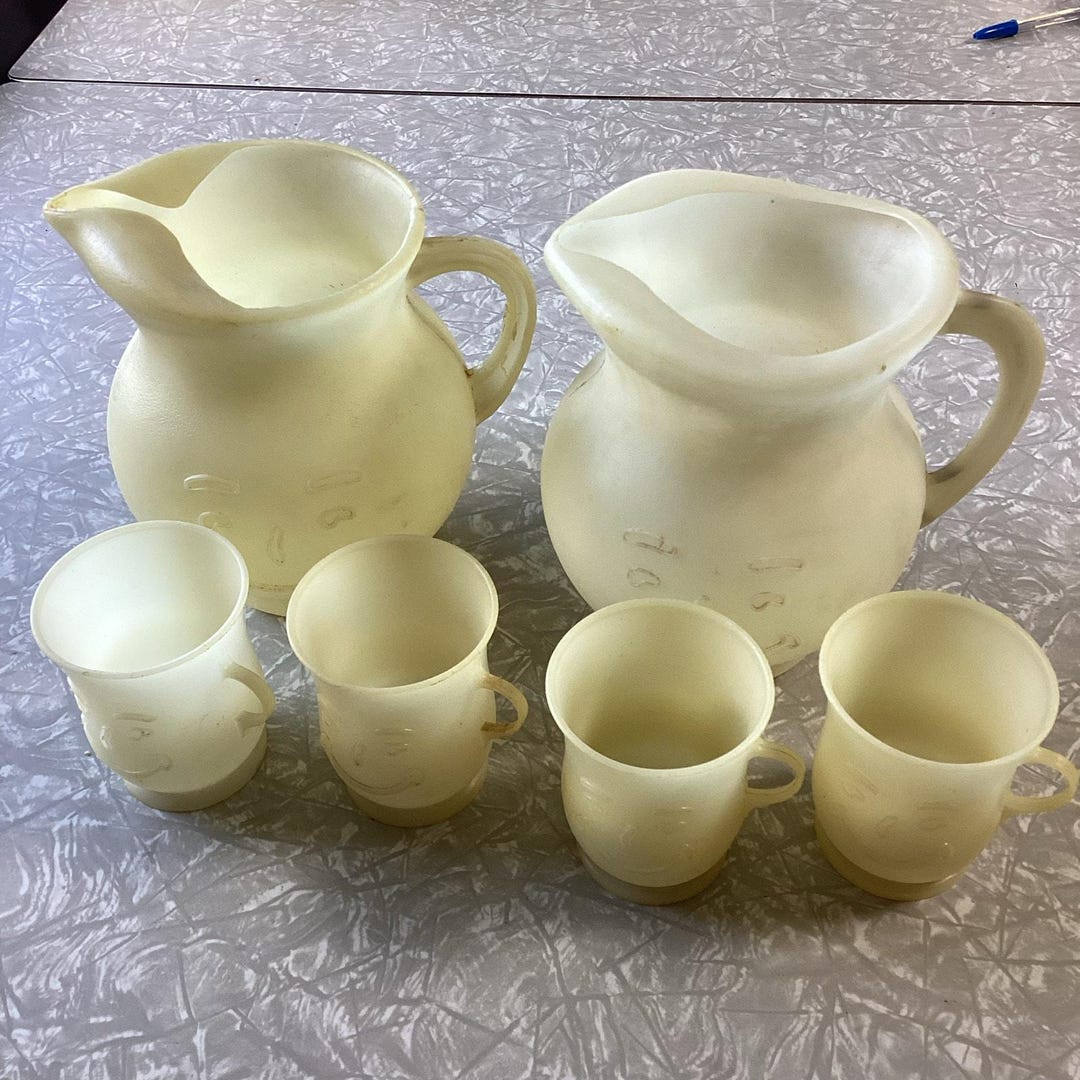 Vintage 2 Kool Aid Pitchers and 4 Cups White Plastic - Etsy