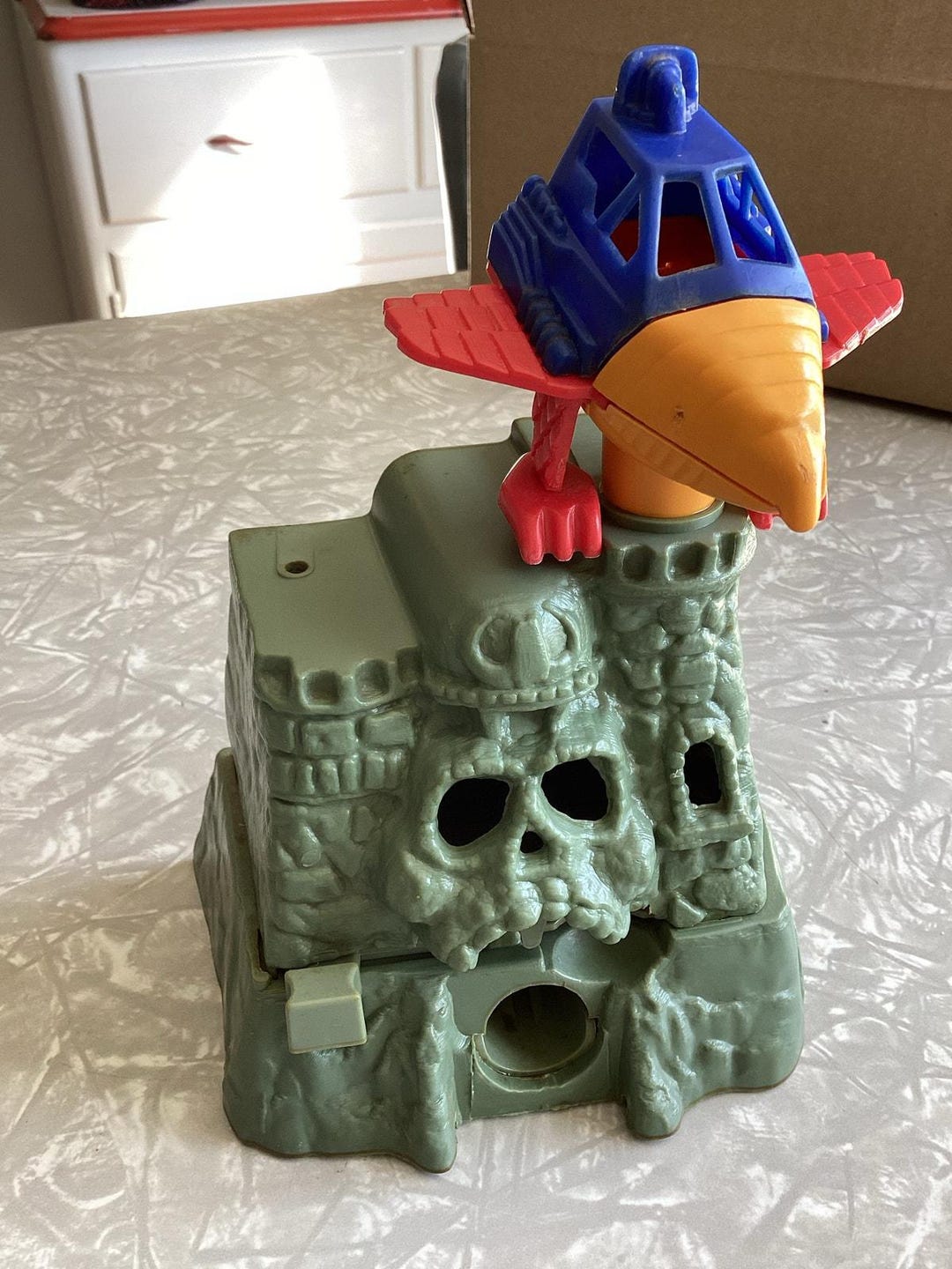 1984 Arrow MOTU He Man Castle Grayskull Point Dread Gumball Bank ...