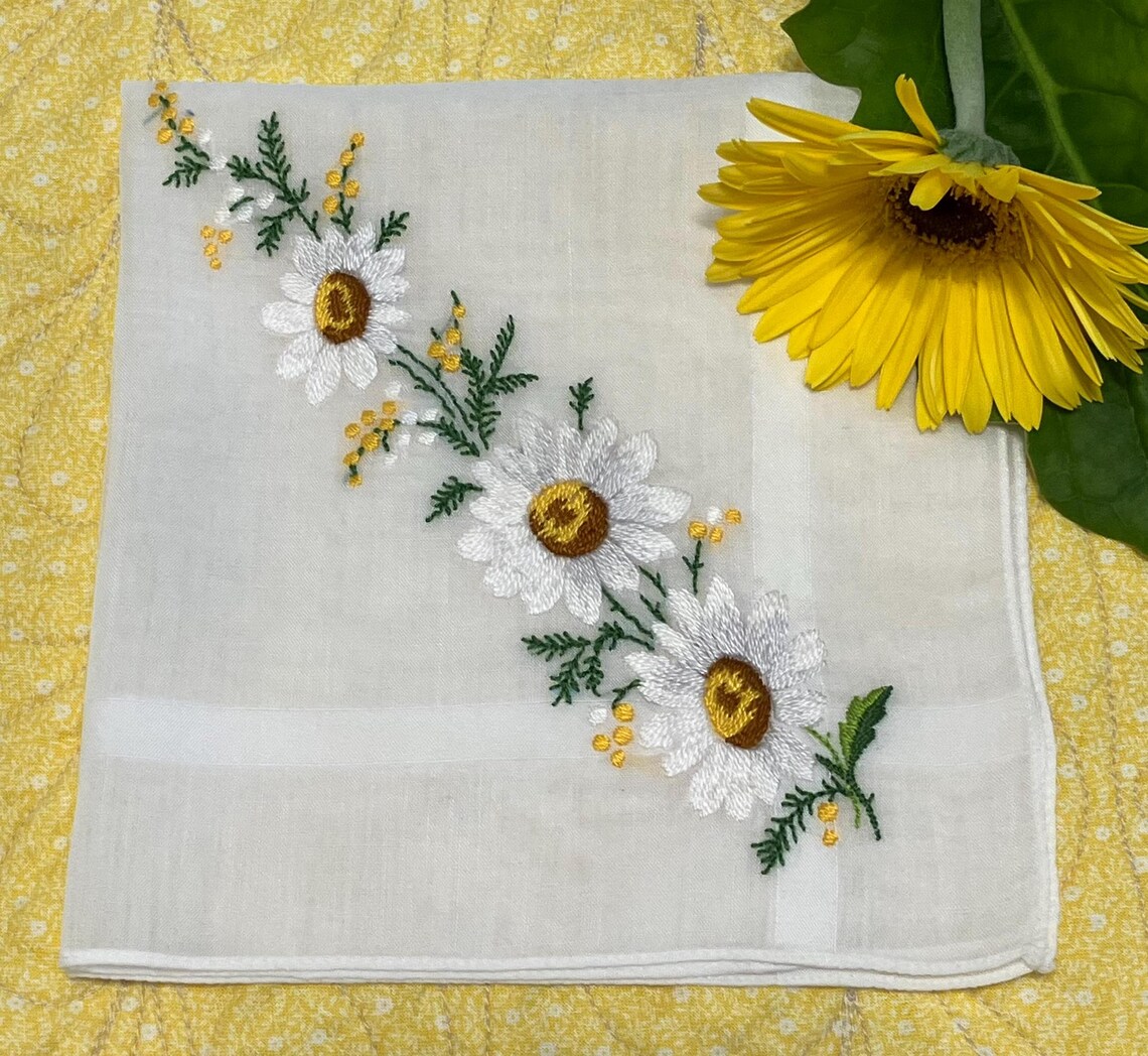 Vintage 1950s White Cotton Handkerchief - Embroidered White Daisies ...