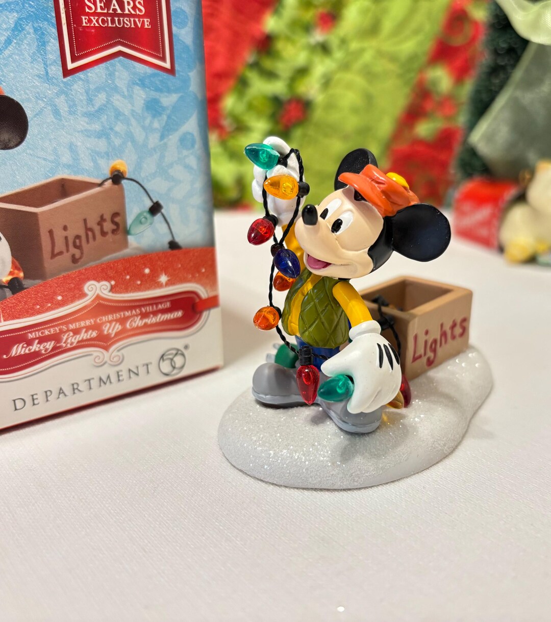 Department 56 - Mickey Lights up Christmas #4038634 - Mickey Stringing ...
