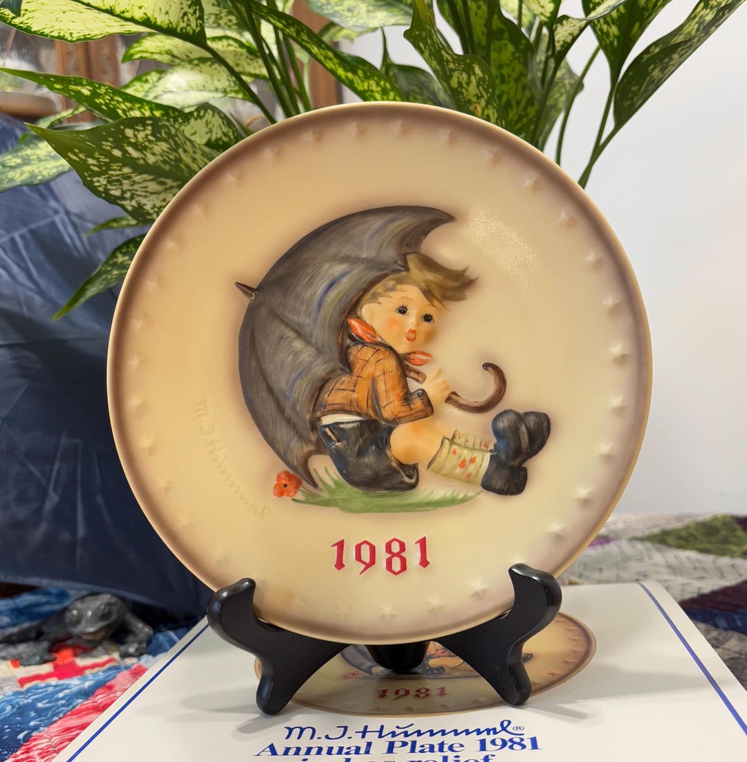 1981 M.I. Hummel Eleventh Annual Collector Plate - Umbrella Boy ...