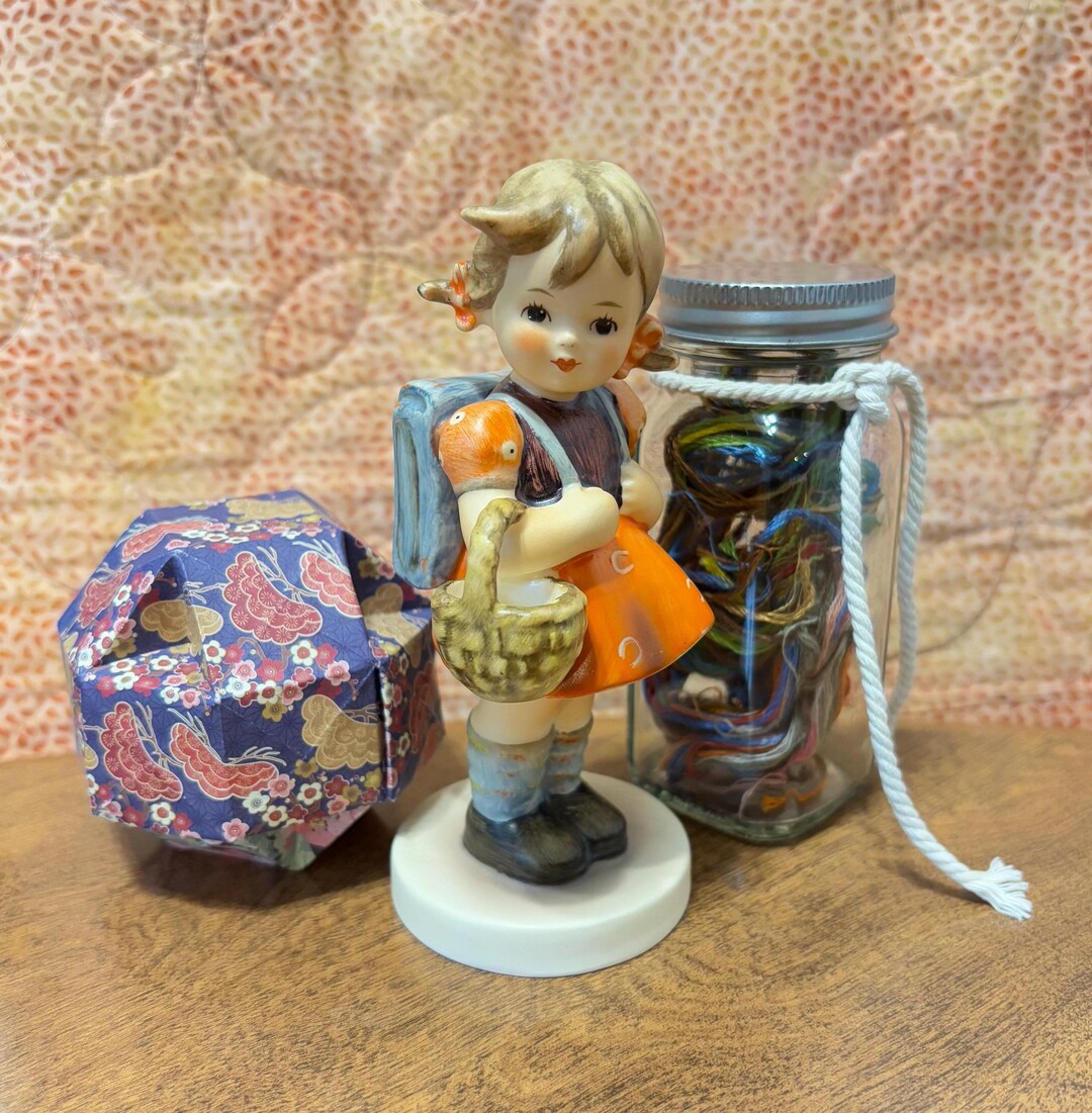 Vintage Goebel Hummel - School Girl or Schulmädchen #81/0 - TMK6 1979 ...