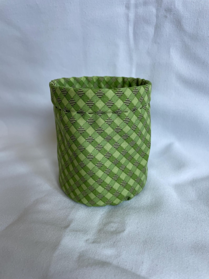 Handmade Collapsible Thread Catcher: Fabric Scrap Bag - Etsy