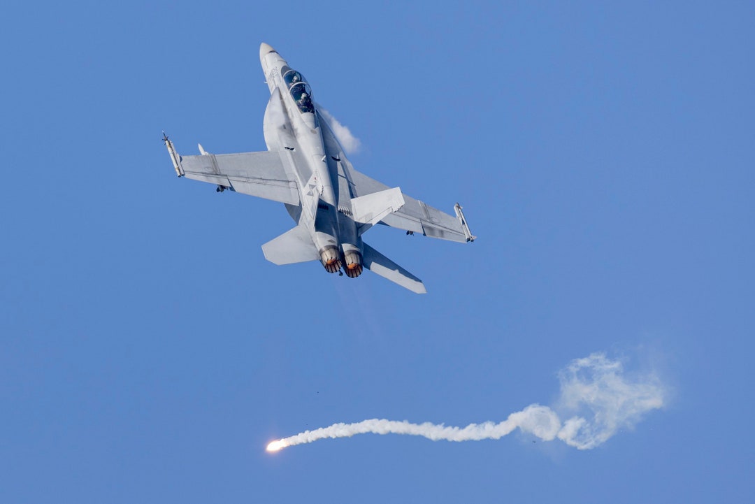 F/A-18F Superhornet Flare Drop, Aviation Print - Etsy