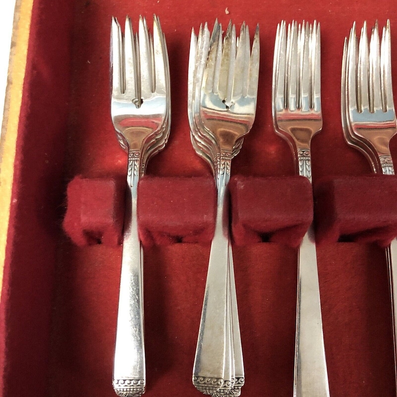 Vintage 1881 Rogers Oneida Surf Club Stainless Silver Flatware Set of ...